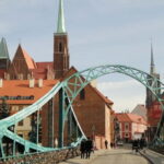 Wroclaw: Old Town, Ostrów Tumski, and Dwarves Guided Tour - Exploring the Odra Islands and Market Square