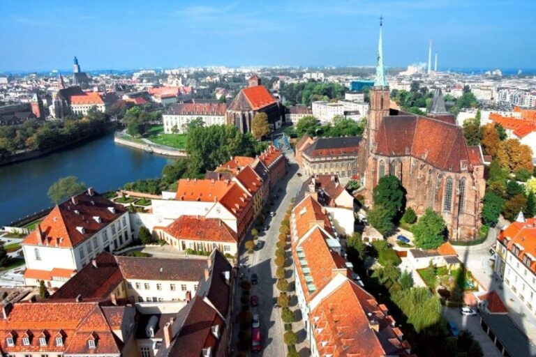 Wroclaw Private Old Town Guided Walking Tour - Who Should Consider This Tour?