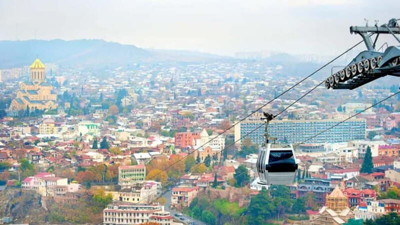 Yerevan to Tbilisi Round Trip: Walking Tour & Wine Tasting - Exploring Tbilisis Iconic Landmarks