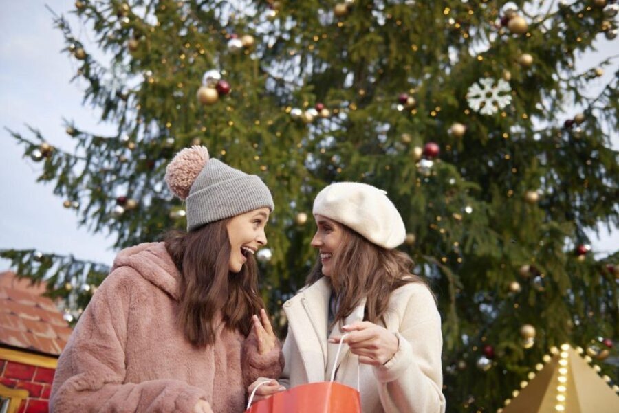 Yuletide Charm: A Southern Christmas Journey in Savannah - Why We Like It
