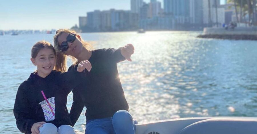 1 hour Miami Private Boat Ride with champagne and captain - The Authenticity and Reviews