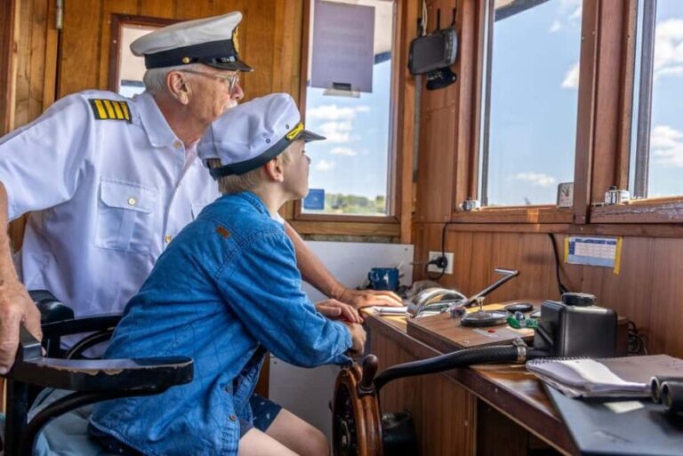 Aarhus Havnerundfart: Aarhus Harbor Cruise with Guide - The Experience and Guest Perspectives