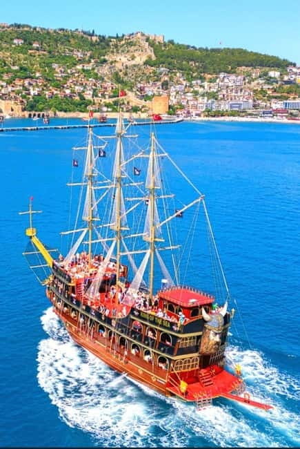 Alanya: Pirate Boat Tour with Food and Drinks - The Boat and Onboard Atmosphere