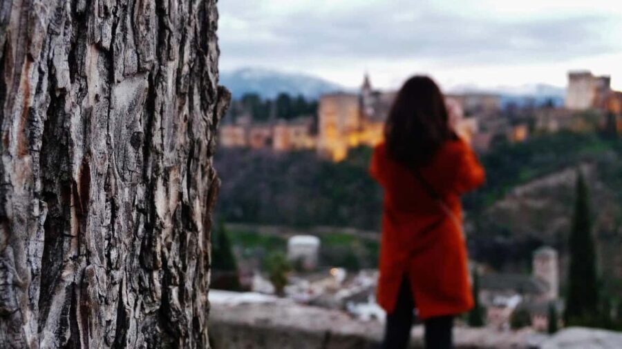 Albaicin and Sacromonte: Guided tour and sunset at Mirador San Nicolas - Introduction: Why This Tour Resonates