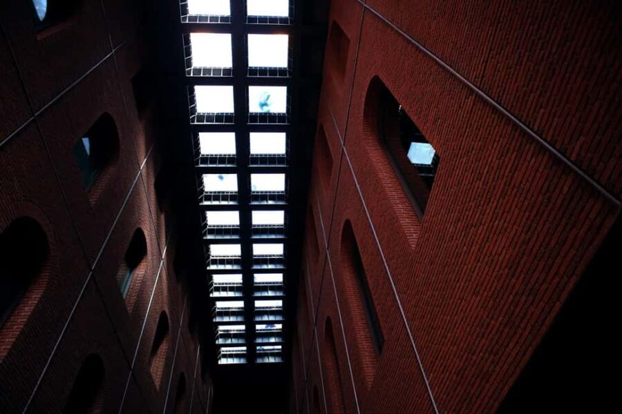 Alhóndiga de Bilbao: Art explained by Artists - Philippe Starck’s Vision: A Seamless Blend of Old and New