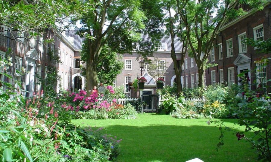Amsterdam: City Highlights Tour with Canal Cruise - Visiting Giethoorn: The “Venice of the North”