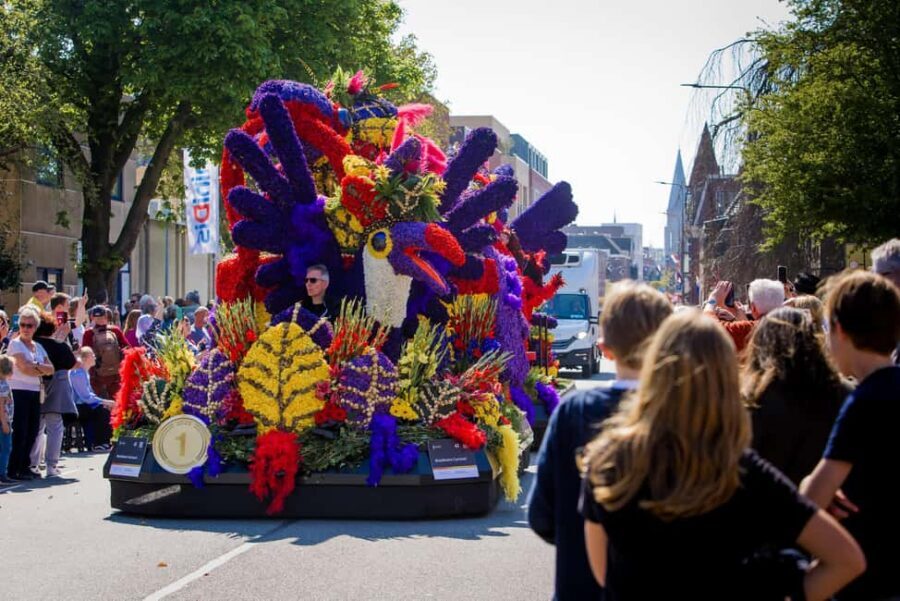 Amsterdam: Keukenhof Guided Tour and Flower Parade April 18 - What Our Research Tells Us