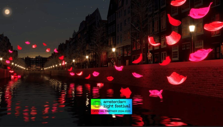 Amsterdam: Light Festival Heated Cruise w/ Hot Drinks & Bite - Drinks & Snacks: Cheers to a Festive Night