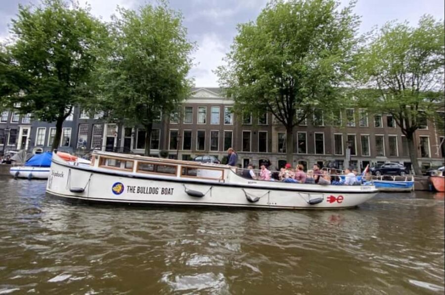 Amsterdam: The Bulldog Boat With 2 Drinks (420 Friendly) - What Travelers Love Most