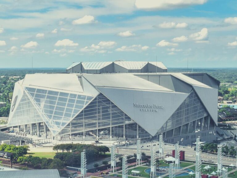 Atlanta: Atlanta Falcons NFL Game at Mercedes Benz Stadium - The Venue: Mercedes Benz Stadium – An Architectural Marvel