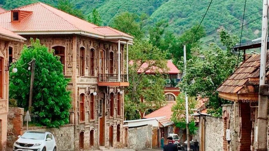Baku: 2-Day Azerbaijan Tour with Option to Cross to Georgia - FAQ