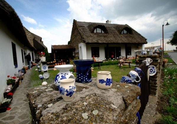 Balaton Full-Day Tour from Budapest - Transportation and Group Dynamics