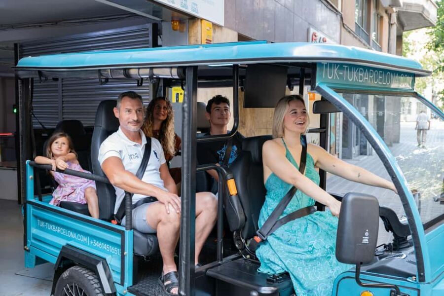 Barcelona: City Highlights Private Tuk-Tuk Tour - The Guide and Experience