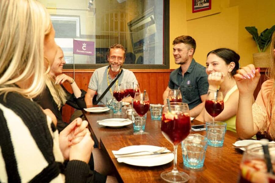 Barcelona: Old City Hidden Gems, Tapas, & Drinks Guided Tour - What the Reviews Say
