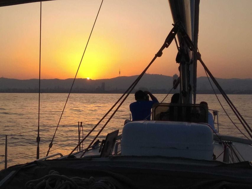 Barcelona: Sunset sail trip, GINTONIC workshop and open bar - The Gin & Tonic Workshop: A Deep Dive