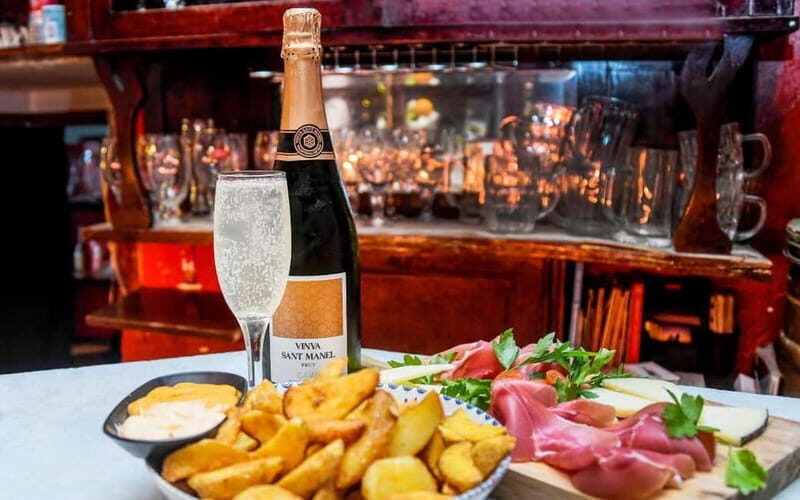 Barcelona Tapas Tastings Food Crawl Walking Tour & VIP Entry - What the Experience Offers: Food, Fun, and a Taste of Barcelona Nightlife