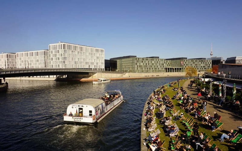 Berlin: 1-Hour Boat Tour with Bilingual Guide (Ger/Eng) - What to Expect When You Book
