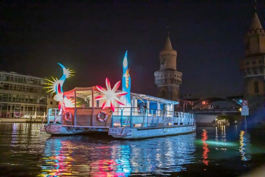 Berlin: Evening city tour with specially illuminated boats - The Boats and Ambiance