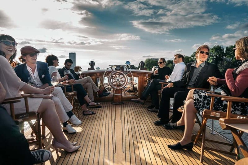 Berlin: Evening Yacht Cruise with Aperitif - A Practical Guide to the Experience