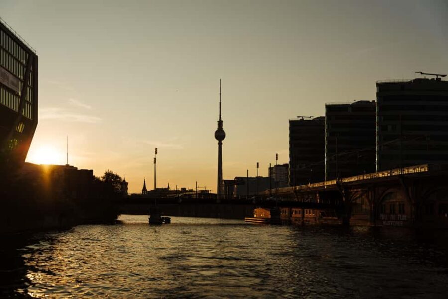 Berlin: Private Photo Session Tour - What to Expect During Your Photo Session