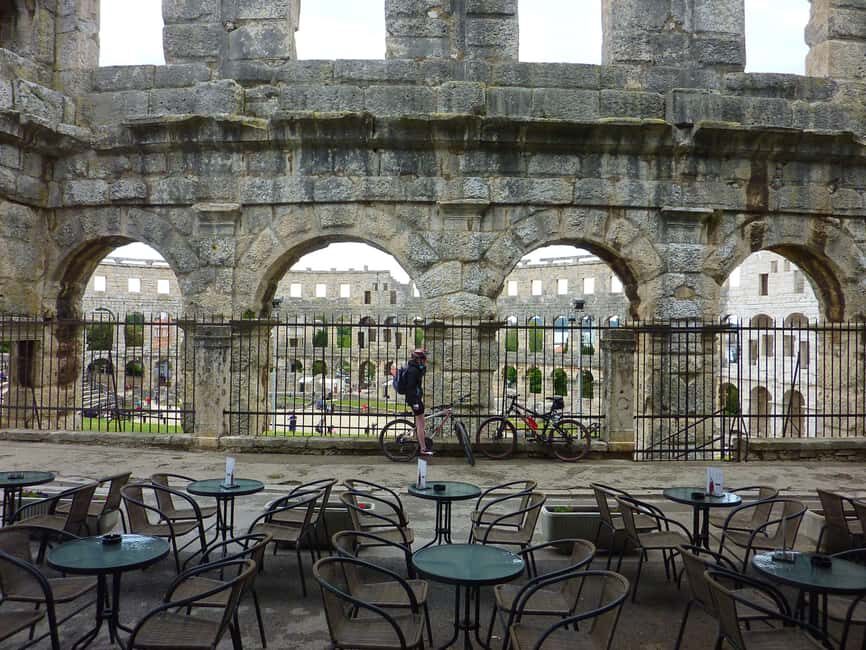 Best of Pula Private Walk Tour with a Professional Guide - A Walk through Ancient and Modern Pula: Itinerary Breakdown