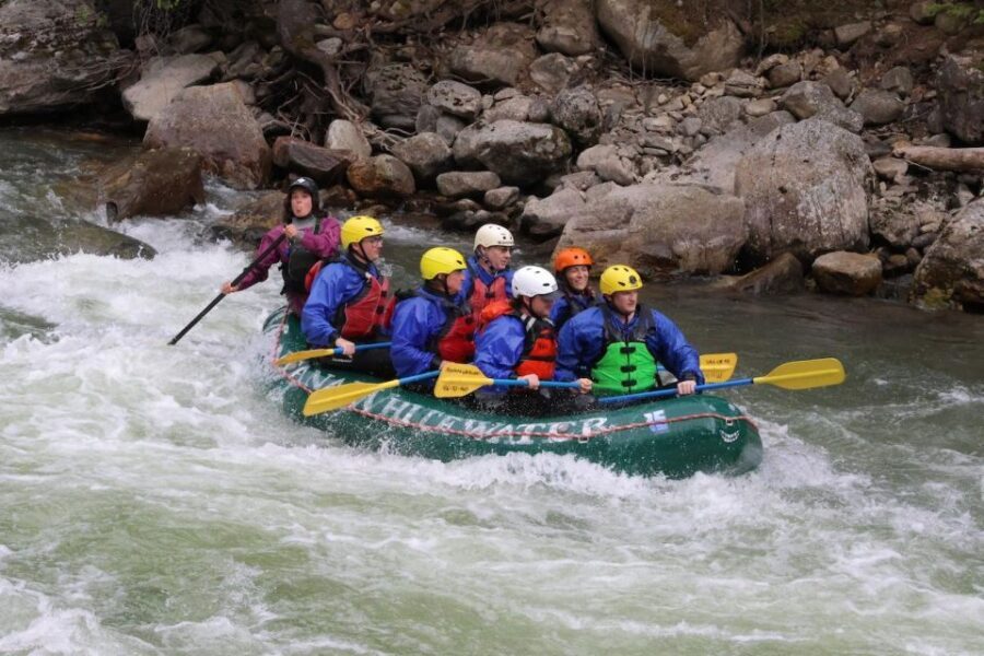 Big Sky: Full Day Gallatin River Raft Trip + Lunch (6 hours) - The Scenic & Wildlife Aspect