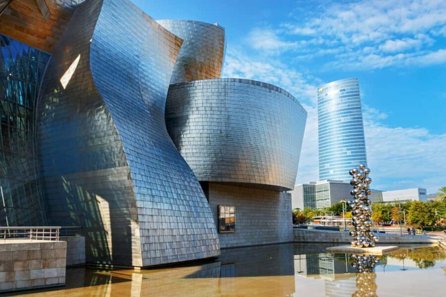 Bilbao: Historical Walking Tour and Highlights - Walking Through the Old Town: The Seven Streets