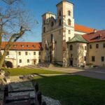 Boat trip to Tyniec: Benedictine abbey and gourmet break - An In-Depth Look at the Experience