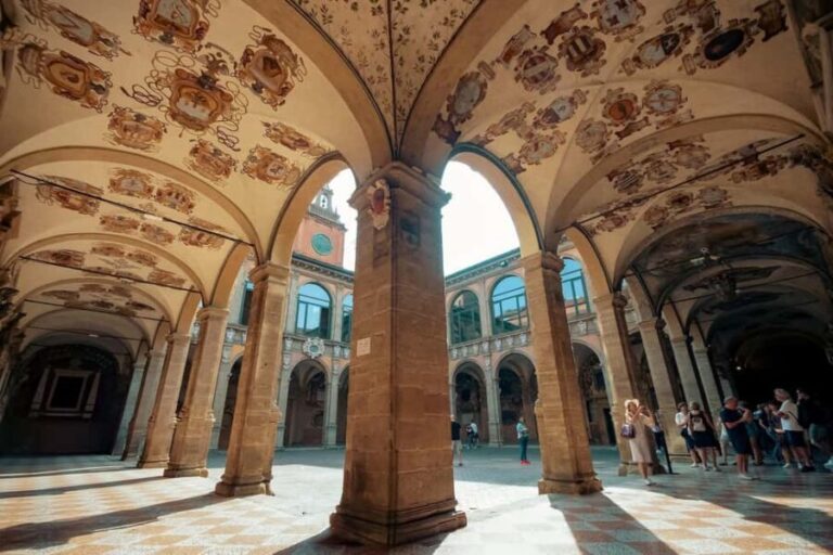 Bologna: Archiginnasio guided group tour - FAQ