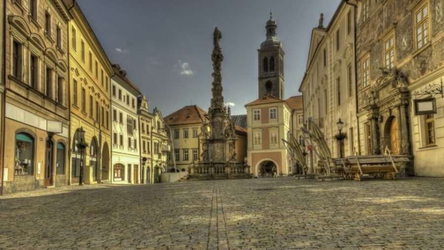 Bone Church and Kutna Hora Private Tour from Prague - Who Should Consider This Tour?