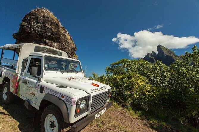 Bora Bora 4WD Tour Including Lunch at Lucky House & Jet Ski Tour - Lunch at Lucky House "Fare Manuia"