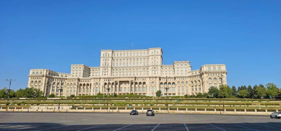 Bucharest: Hop-on Hop-off minibus & Village Museum visit - What Makes This Tour Stand Out?