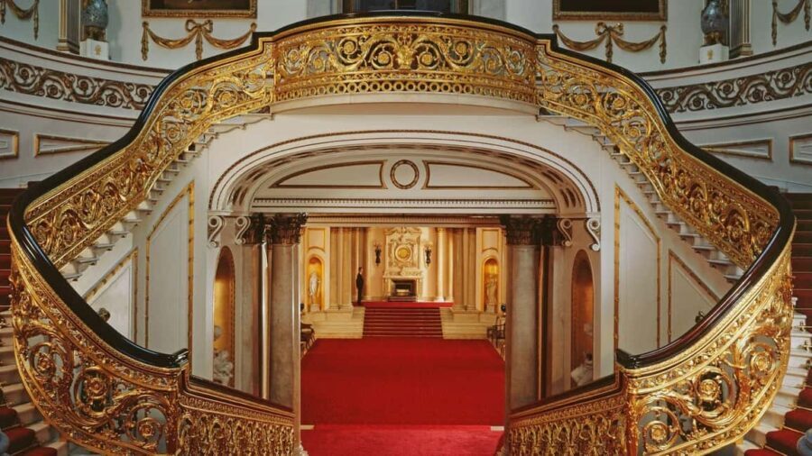 Buckingham Palace State Rooms Entry & Royal London Audio App - Exploring the Royal Side of London