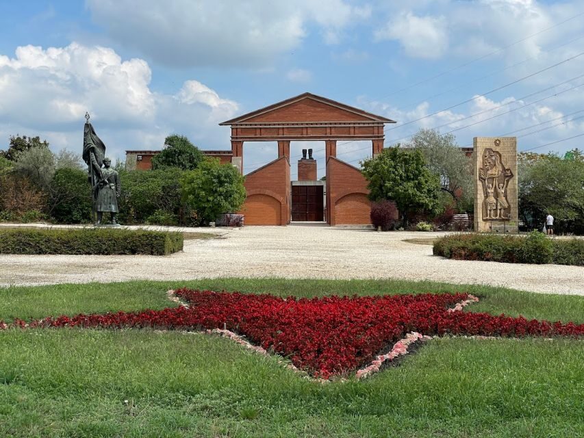 Budapest: Memento Park and Icons of Communism Guided Tour - The Significance of Memento Park