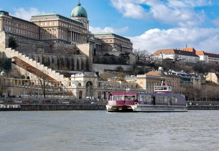 Budapest: Night Lights Cruise - Authentic Experiences and Traveler Feedback