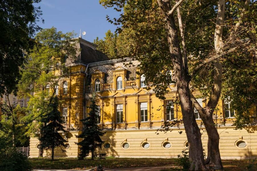 Budapest: Old Buda Walking Tour & Folk Music Performance - A Deep Dive into the Old Buda Walking Tour