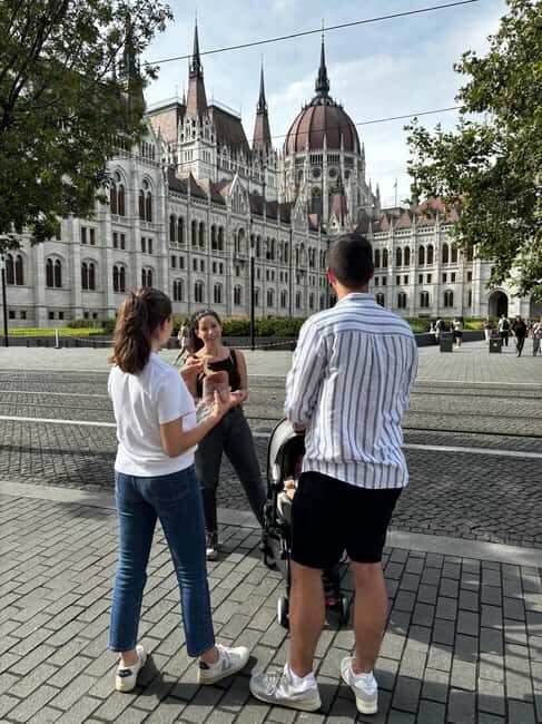 Budapest: Walking Tour with Chimney Cake & Polaroid Photos - What Travelers Say