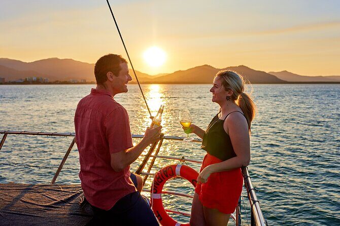 Cairns Catamaran Harbour and Dinner Cruise - The Dinner: Fresh, Local, and Flexible