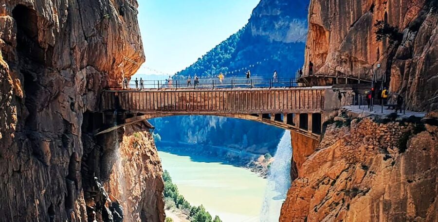 Caminito del Rey Guided Tour & Welcome Pack from Málaga - What Makes This Tour Stand Out?