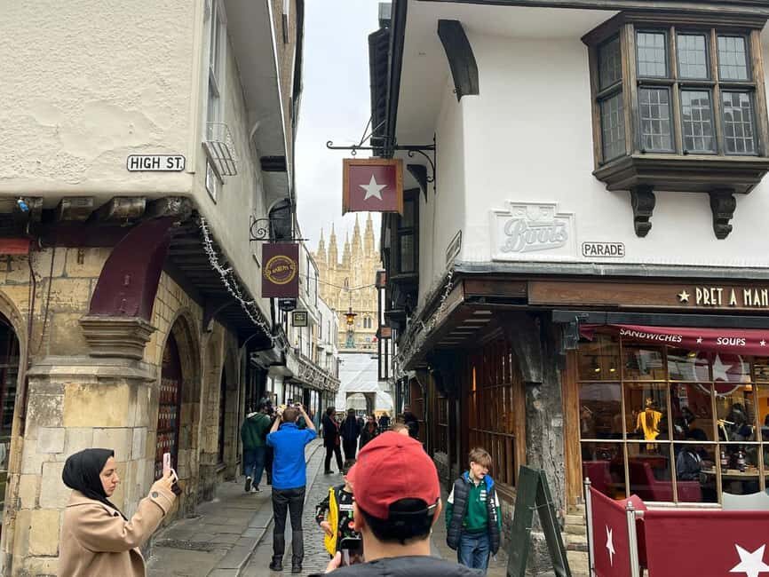 Canterbury: Private 2hr Walking Tour with Green Badge Guide - What to Expect from Your Canterbury Walk