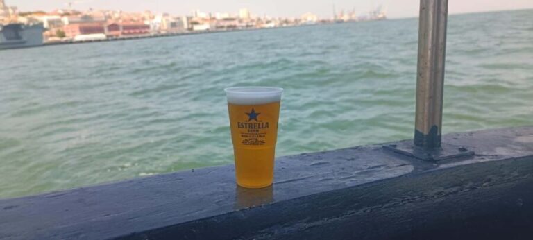 Cascais Coastal Secrets: 90-Minute Cruise with Free Drinks - The Itinerary in Detail