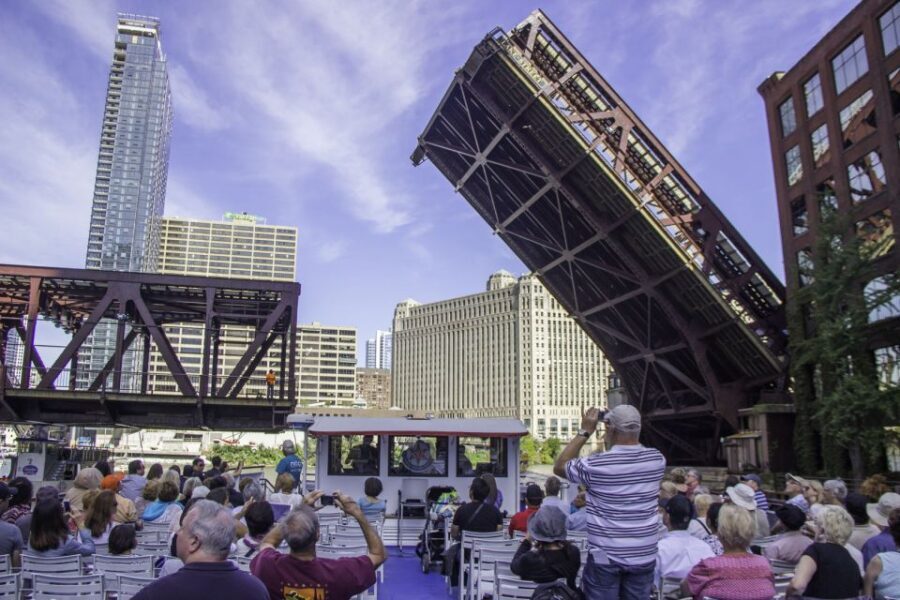 Chicago: 45-Minute Family-Friendly Architecture River Cruise - Setting Sail on Chicago’s Architectural Waterways