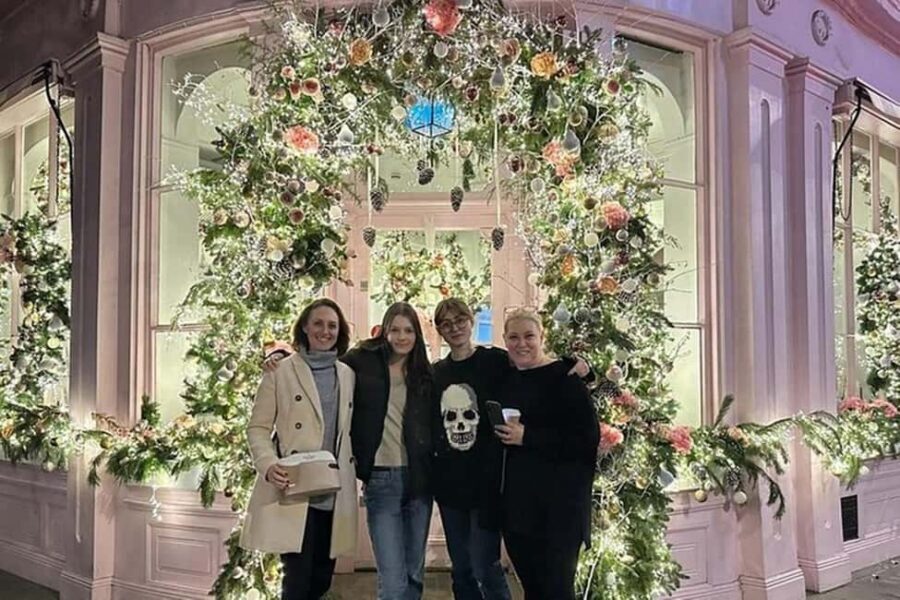 Christmas Lights Taxi Tour with Hotel Pickup - What’s Included and What’s Not