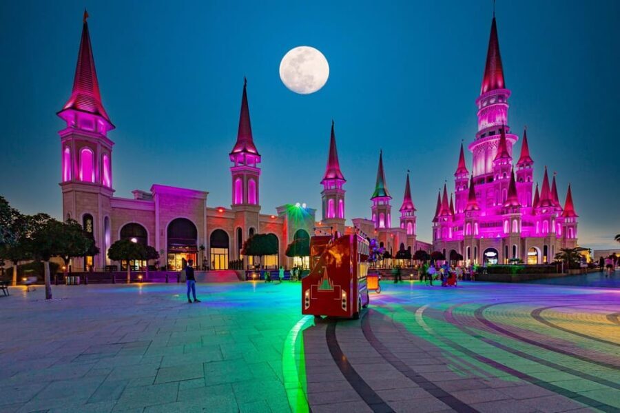 City of Side: The Land of Legends Theme Park with Transfer - Who Should Consider This Experience?