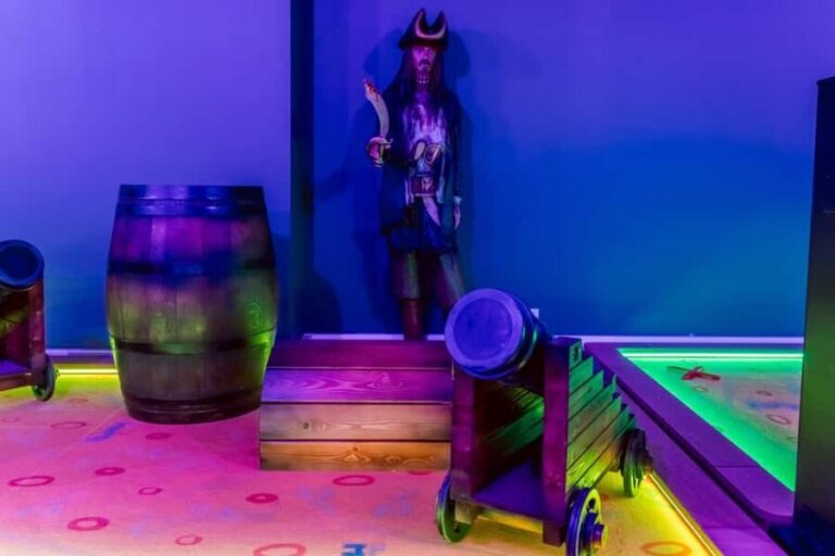 Cologne: Adventure Minigolf  Interactive tour through movie sets! - The Design and Experience