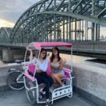 Cologne: E-Rickshaw Sightseeing Tour - City Tour - City Tour - Bike Taxi - Discovering Cologne on a Bike Taxi