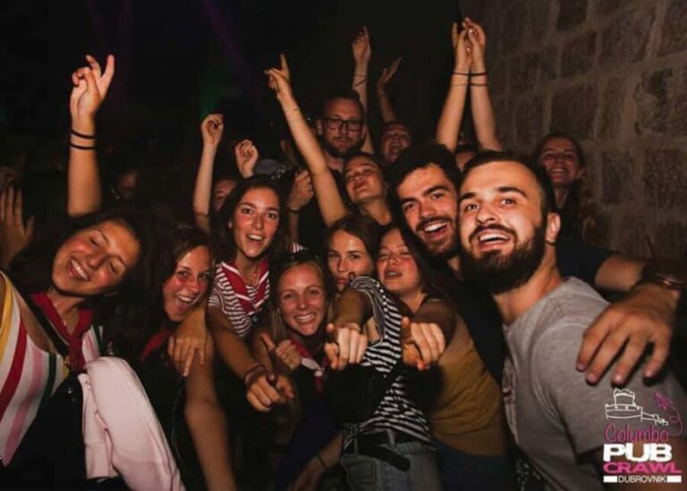 Columbo Pub Crawl Dubrovnik - The Starting Point and First Bar: Unlimited Drinks and Buzz
