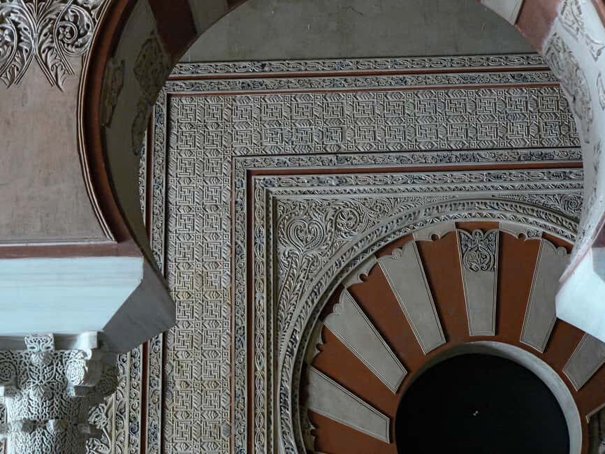 Córdoba: Medina Azahara Guided Tour with Shuttle Bus - Who Should Book This Tour?
