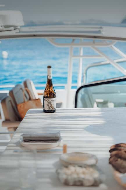 CRUISE AROUND SANTORINI IN STYLE AND SPEED - The Itinerary: What to Expect