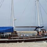 Daily boat trips - Full-Day Exploration: Crafting Moments of Relaxation and Adventure